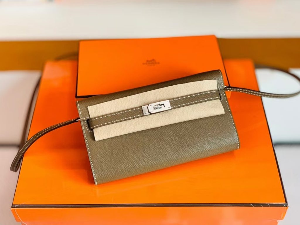 Hermes Kelly to go Woc Epsom Etoupe Grey Silver Hardware 20cm Full ...